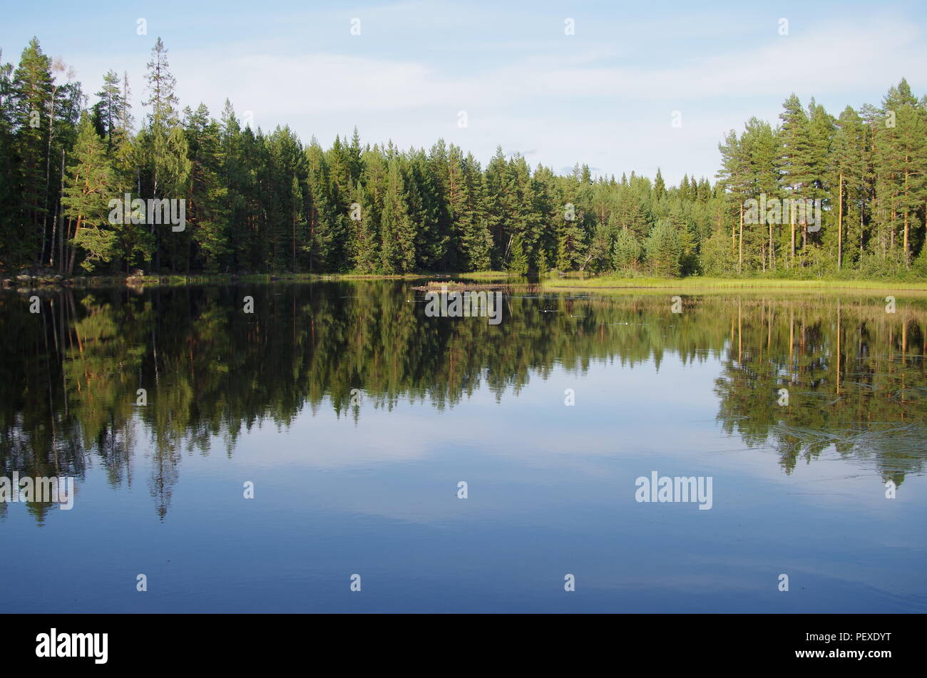 Beautiful lake scene hi-res stock photography and images - Alamy