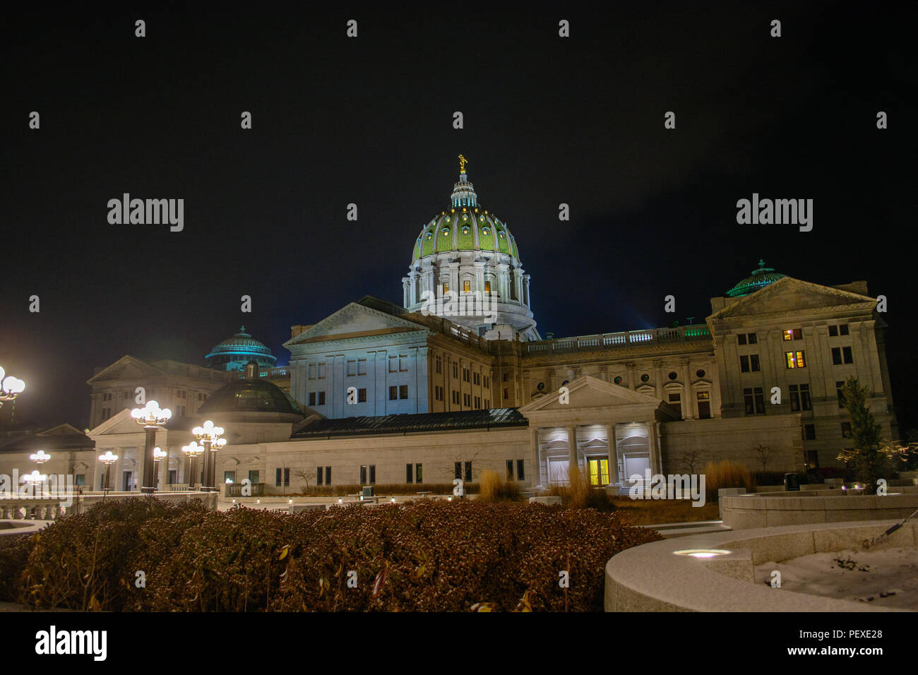 Pennsylvania capital dome at night hi-res stock photography and images ...