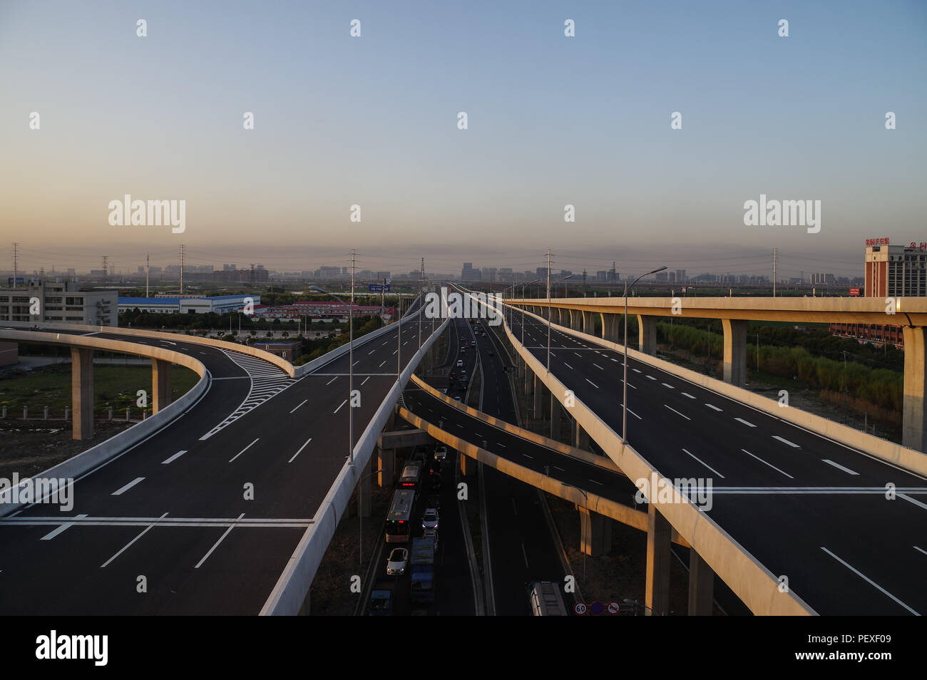 Maze of roads hi-res stock photography and images - Alamy