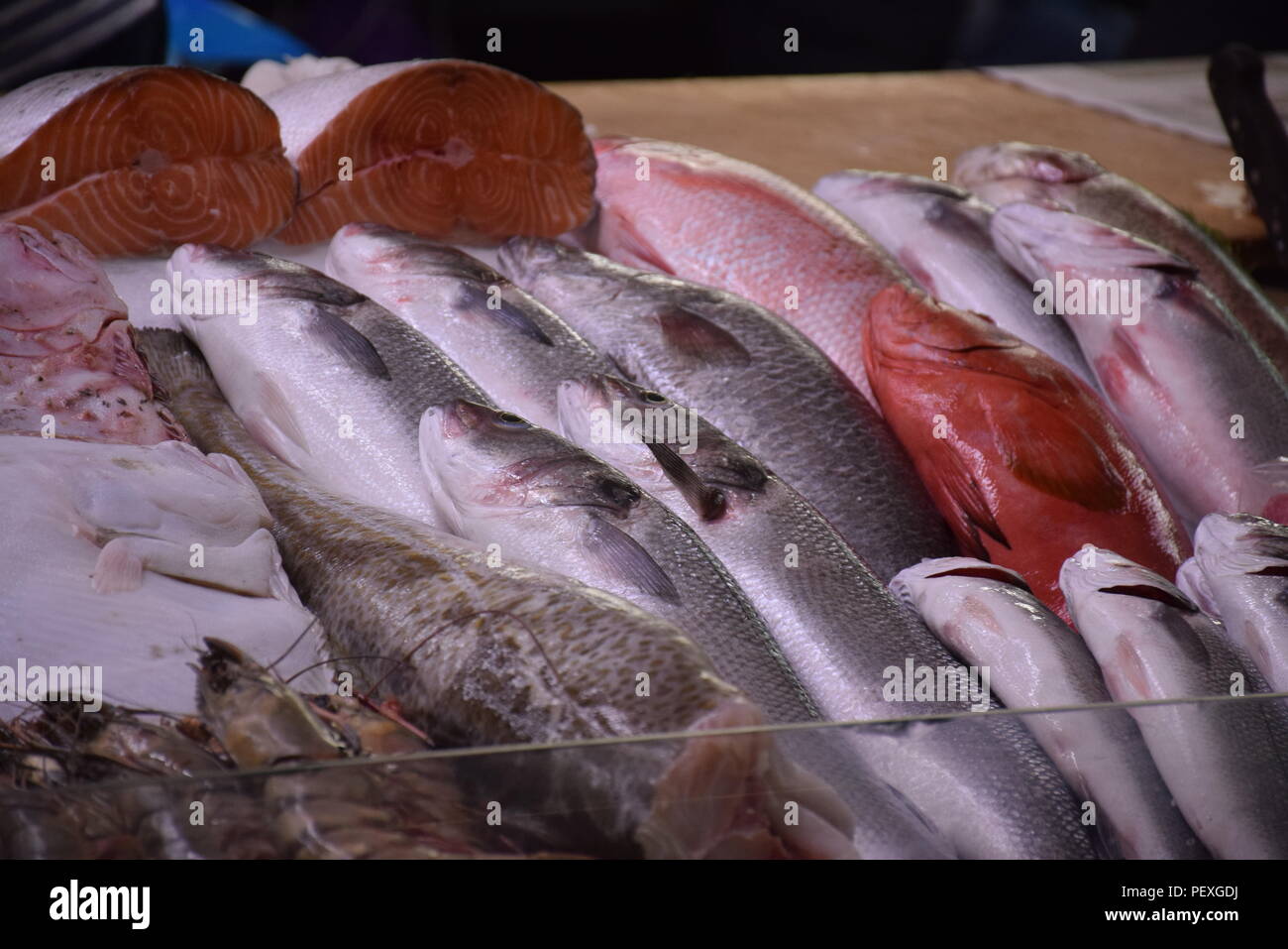 Fresh fish counter salmon hi-res stock photography and images - Alamy