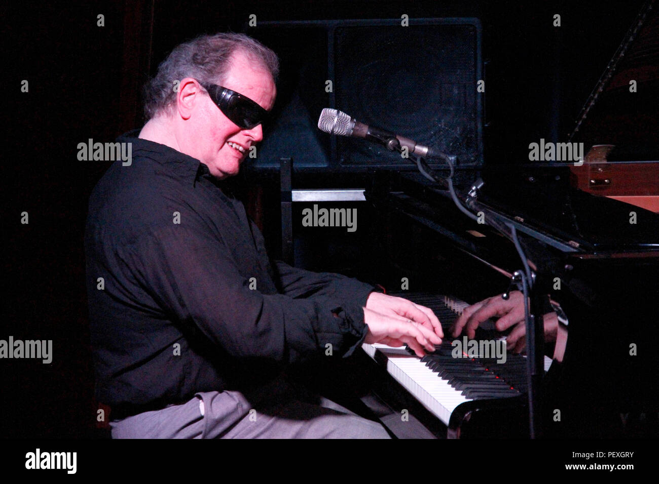 Keyboard player and singer Reg Webb at London's 606 Club Stock Photo ...
