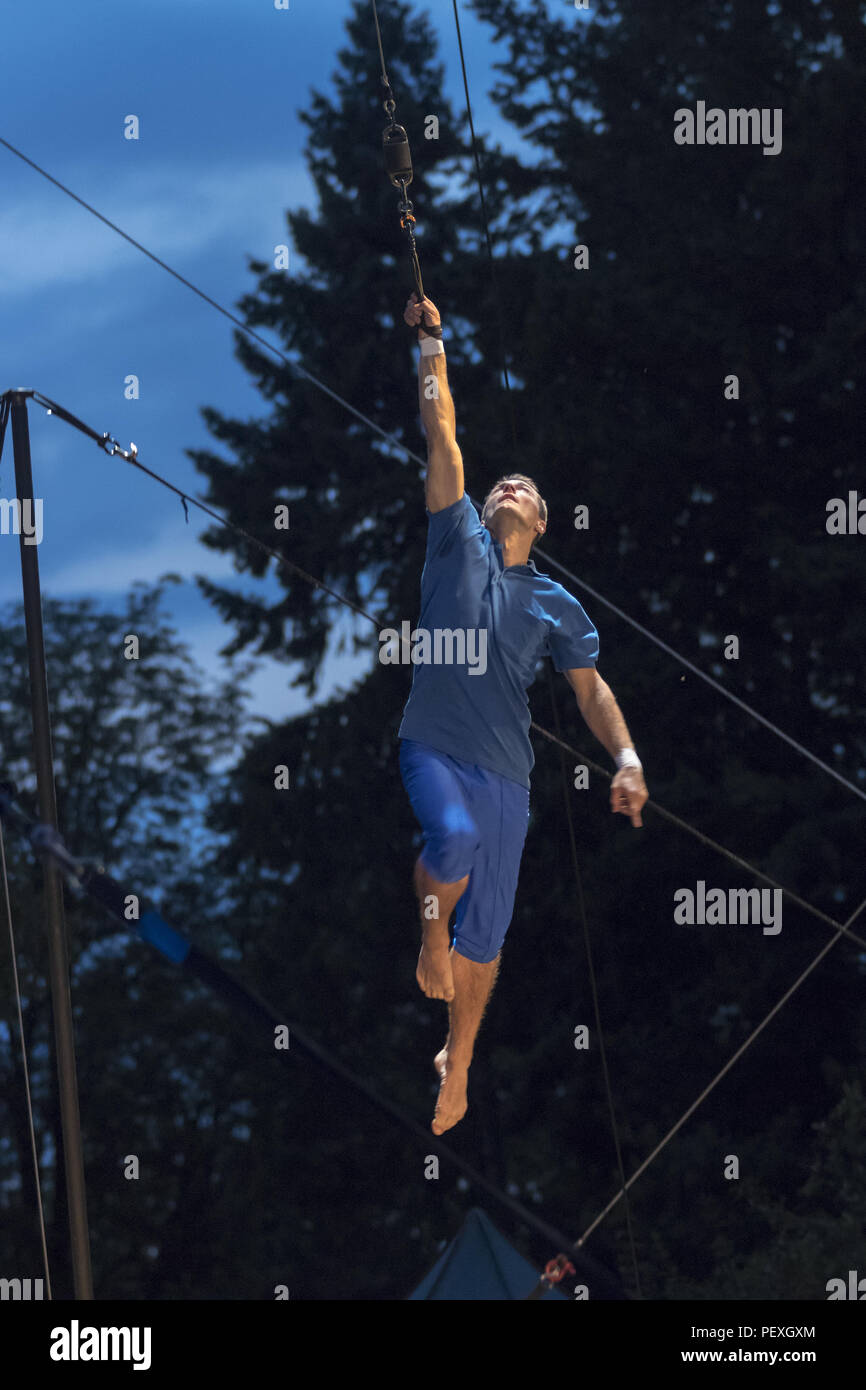 Circus theatre hi-res stock photography and images - Alamy