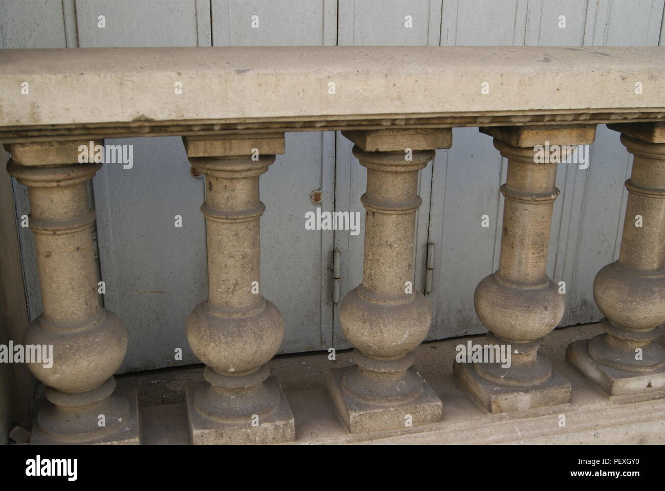 Colonne colonnes hi-res stock photography and images - Alamy