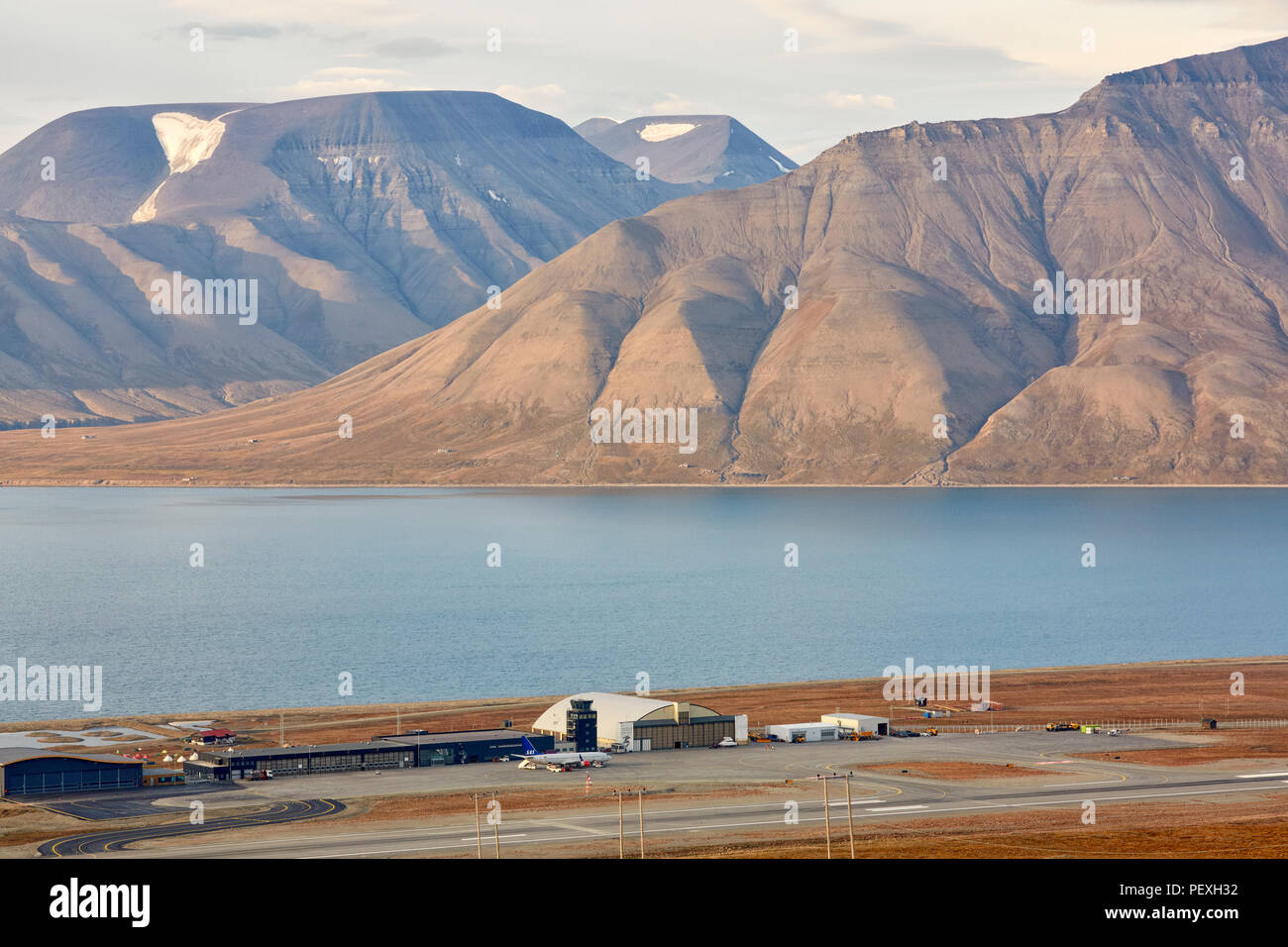 Svalbard lufthavn hi-res stock photography and images - Alamy