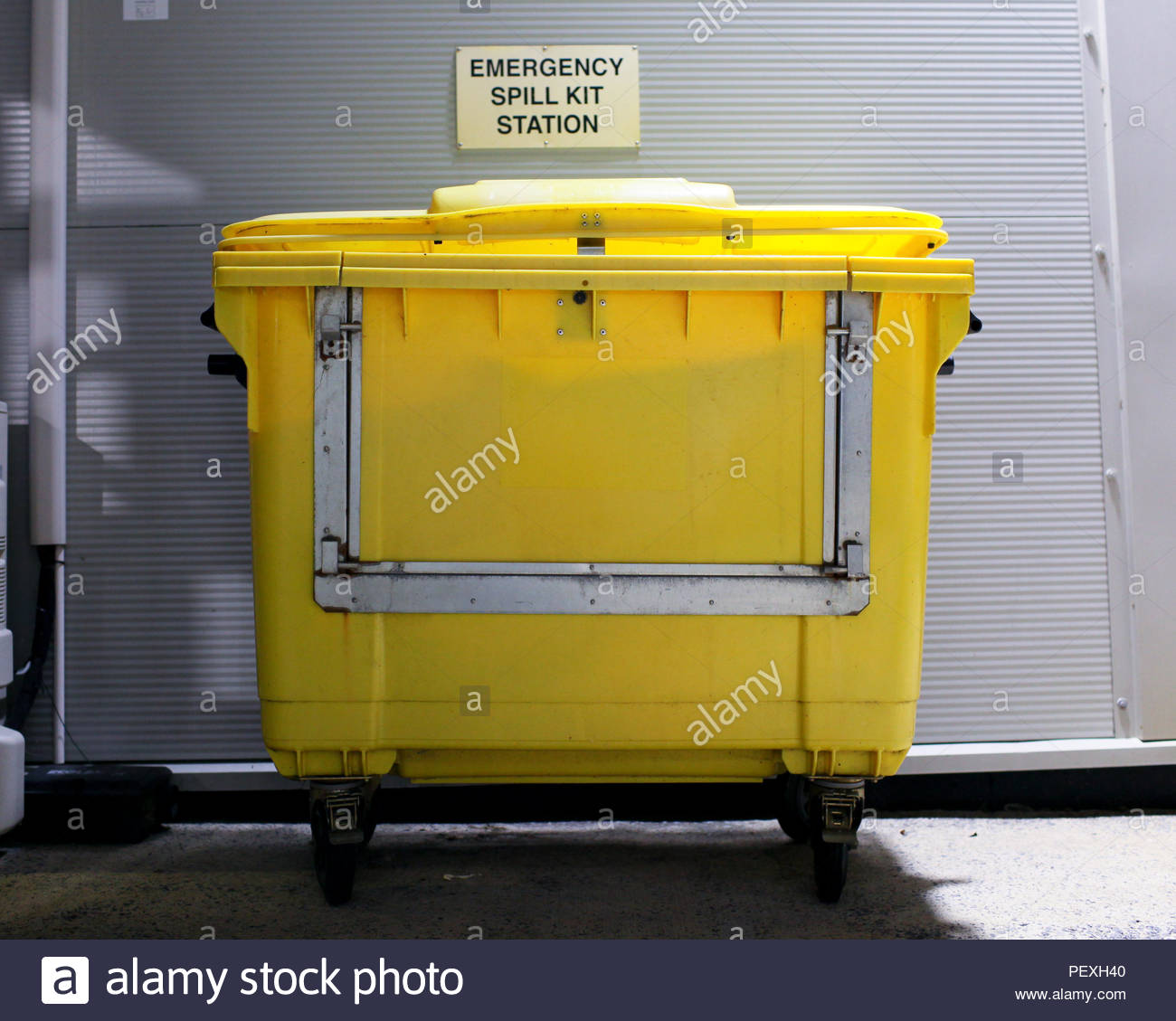 Oil Spill Factory Stock Photos & Oil Spill Factory Stock Images - Alamy