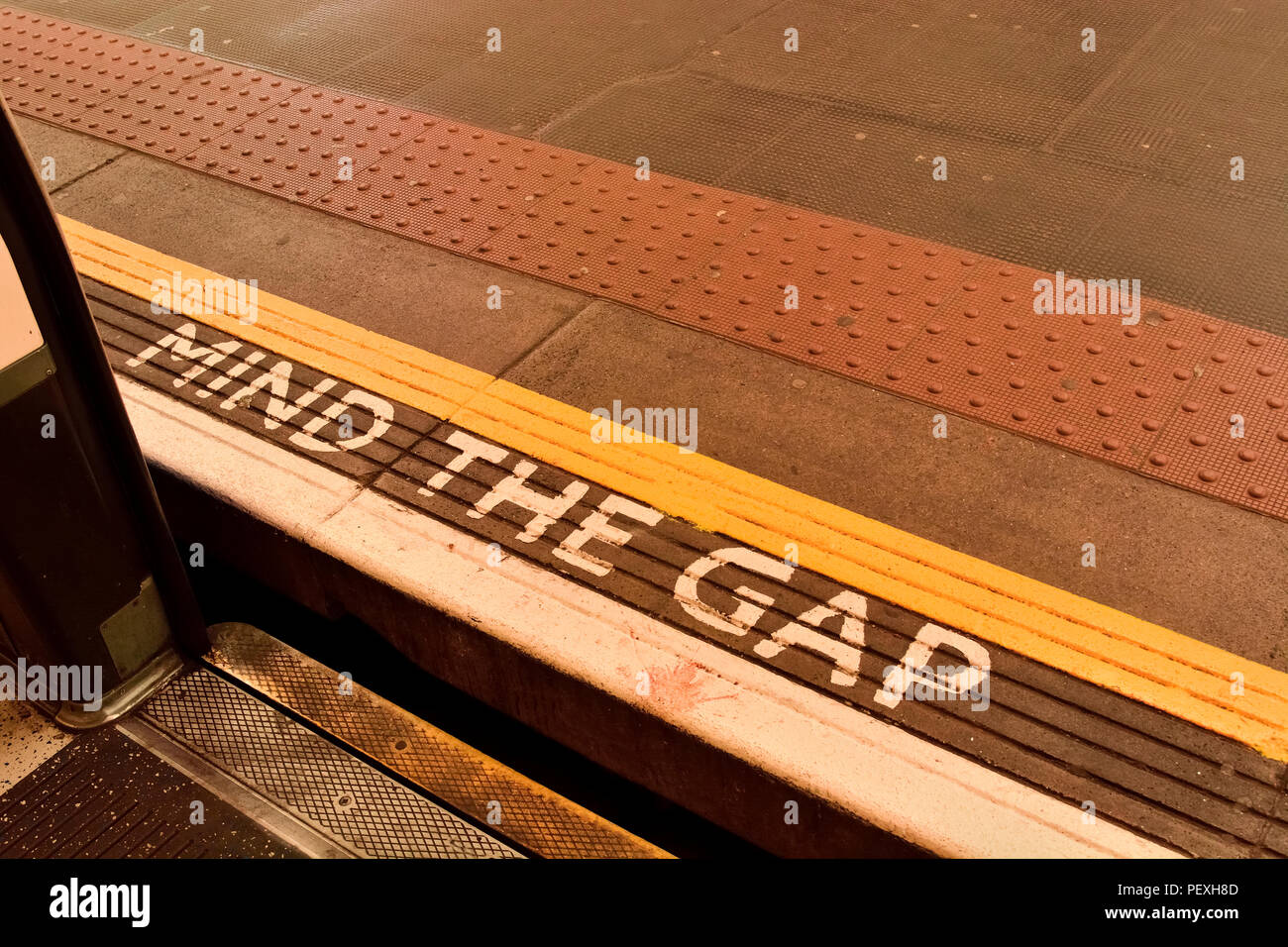 Mind the gap sign on London underground platform Stock Photo - Alamy