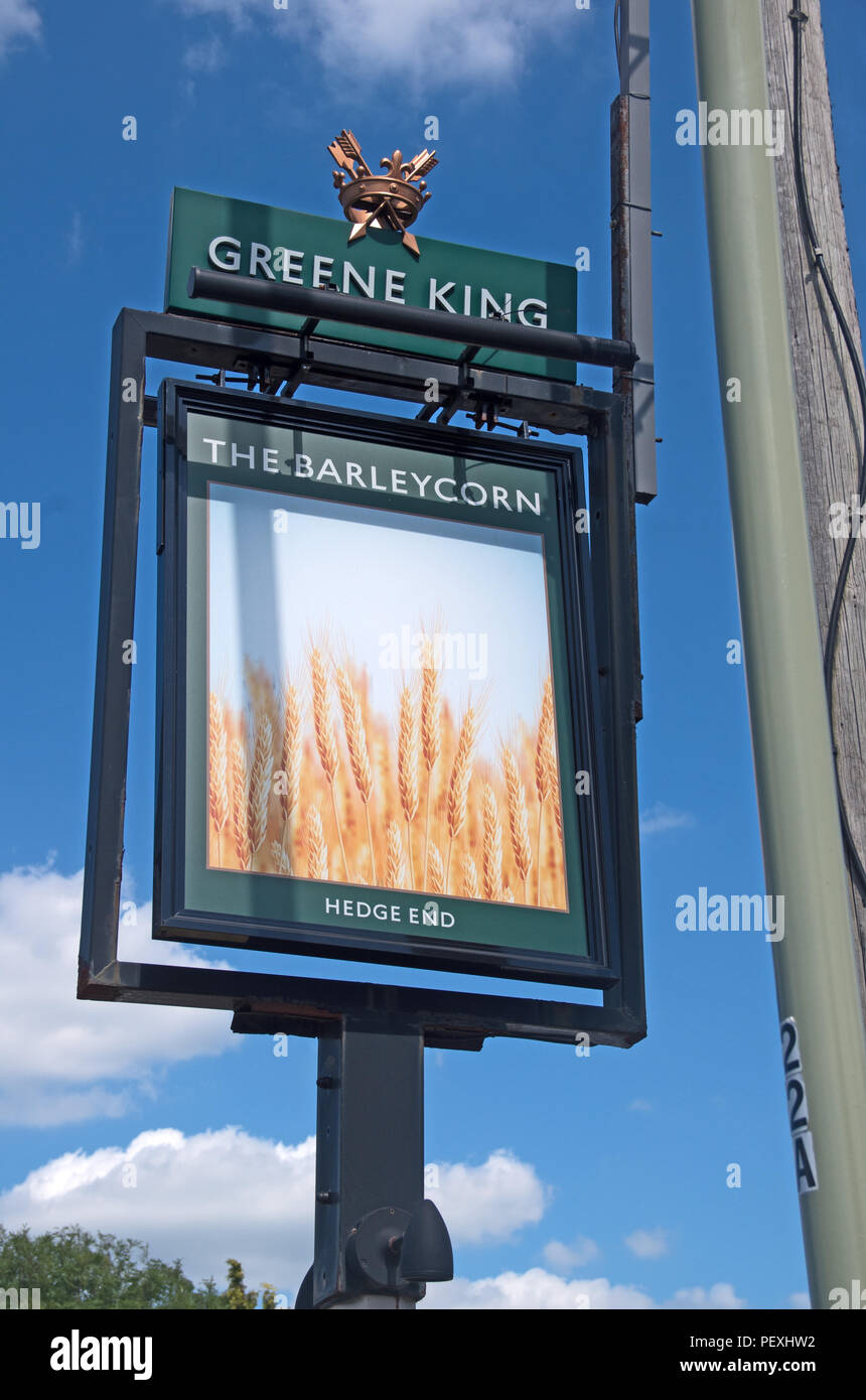 Hedge end hampshire hi-res stock photography and images - Alamy
