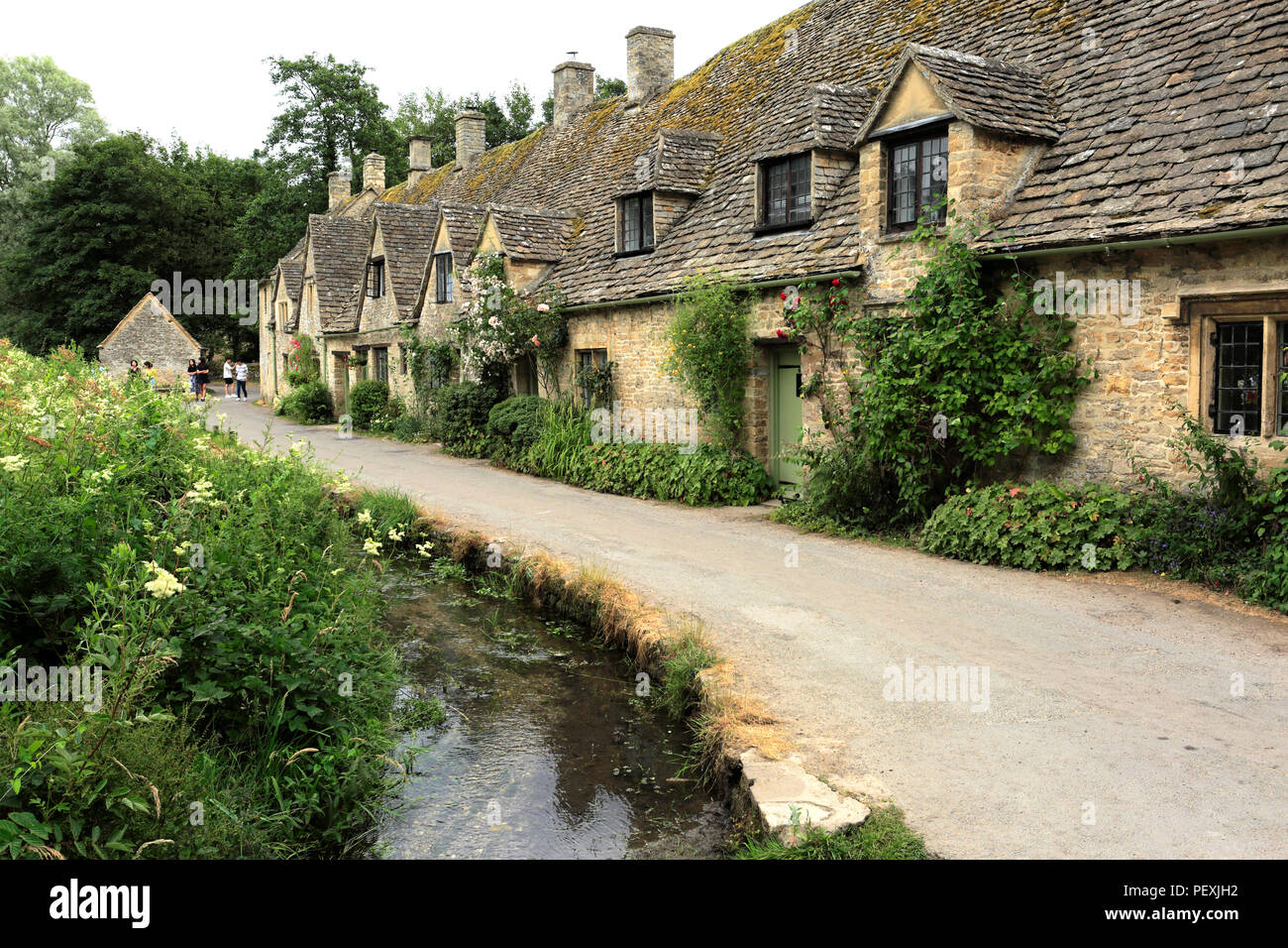 The Arlington Row Stone Cottages, River Coln, Bibury village ...