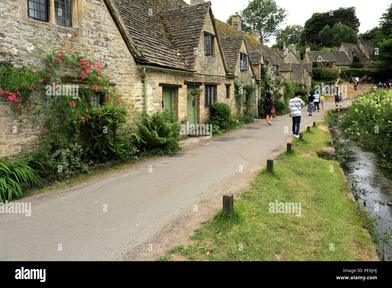 The Arlington Row Stone Cottages, River Coln, Bibury village ...