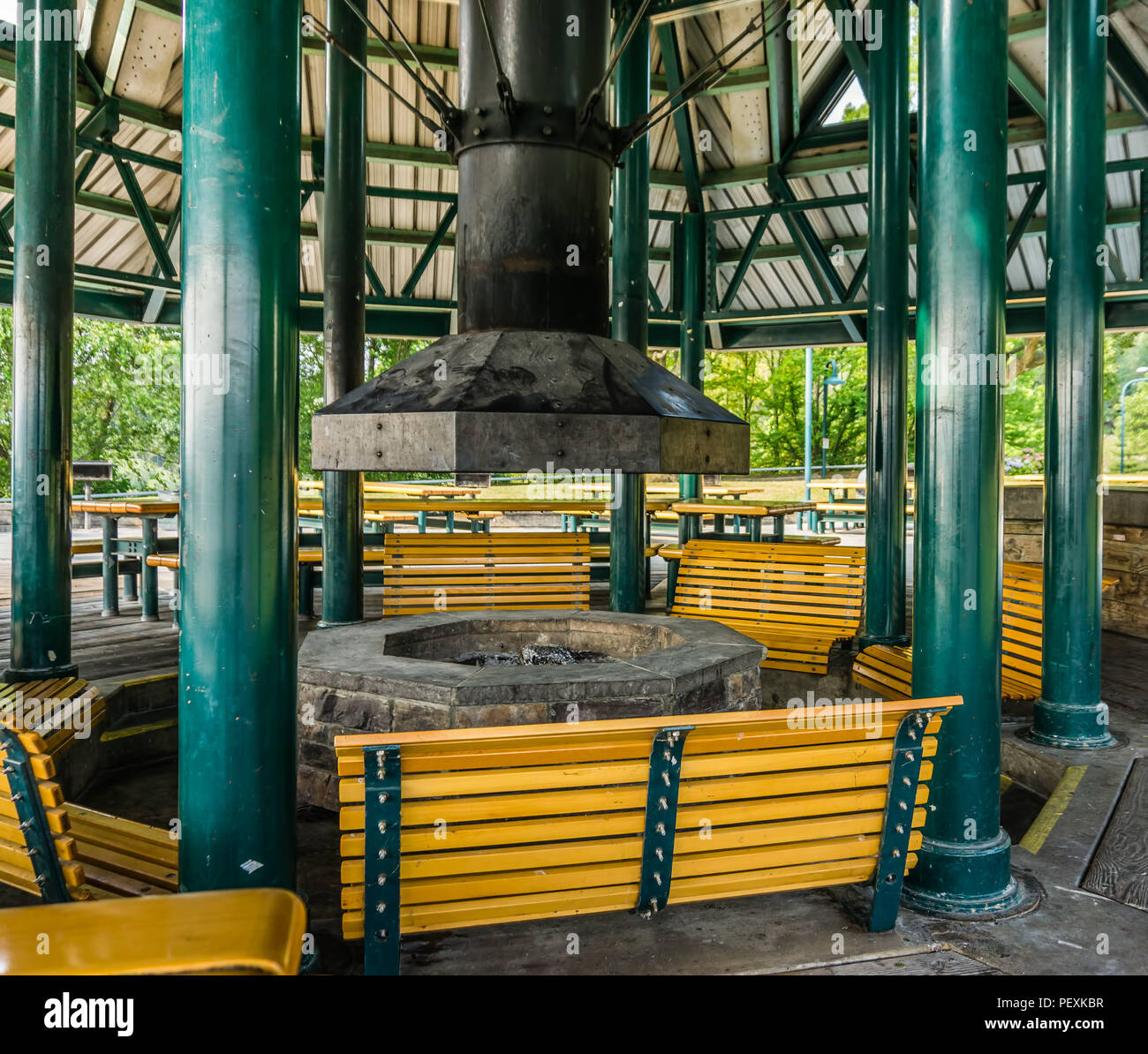 Pit benches hi-res stock photography and images - Alamy