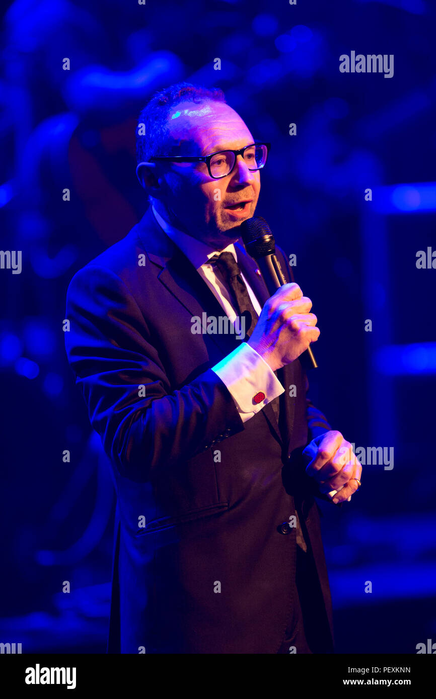 Chicken theatre hi-res stock photography and images - Alamy