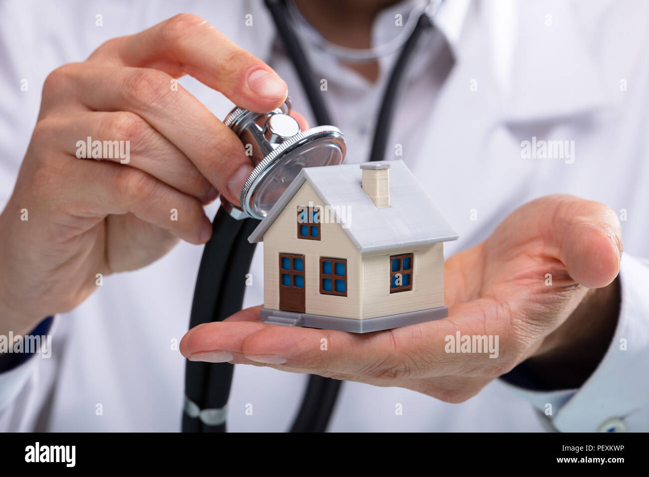 Male house doctors hi-res stock photography and images - Alamy