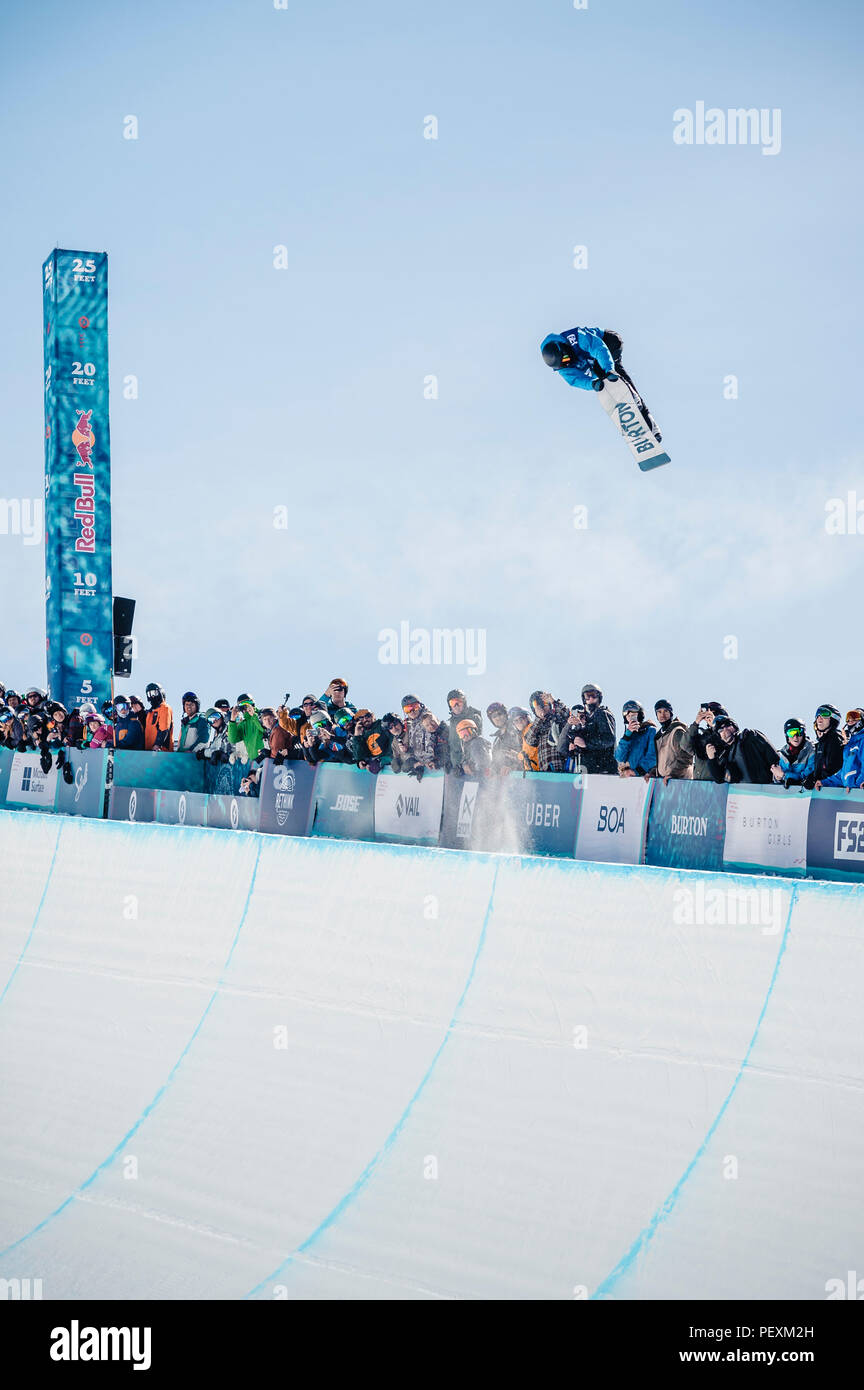 Half pipe hi-res stock photography and images - Alamy