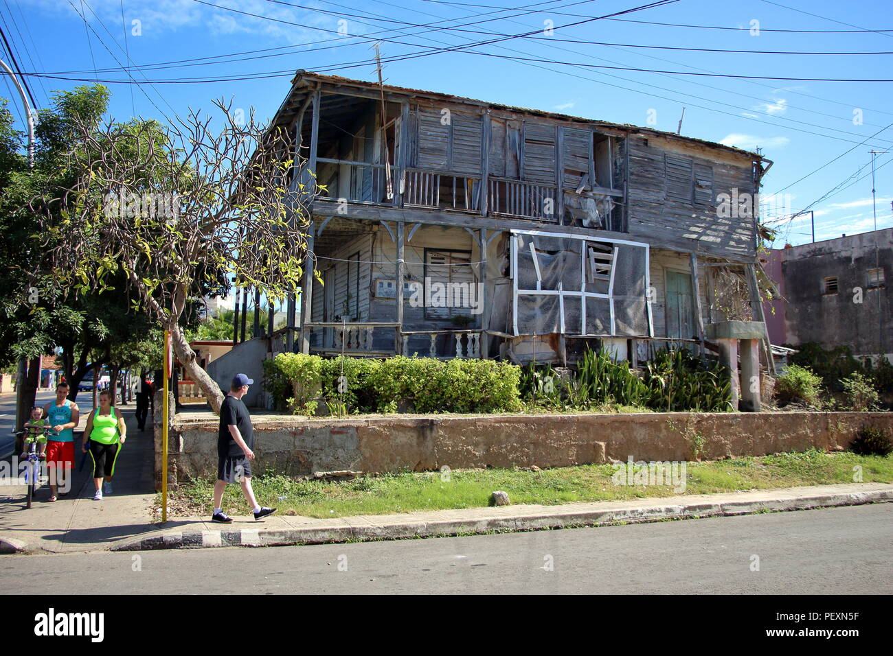 Derelict house in Varadero, Cuba Stock Photo - Alamy