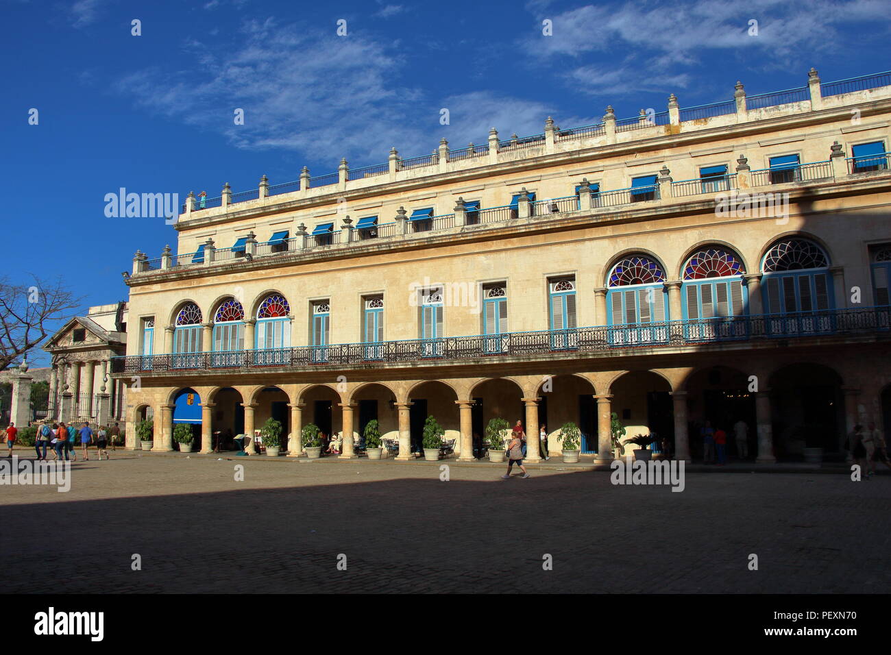 Spanish colonial architecture havana cuba hi-res stock photography and ...