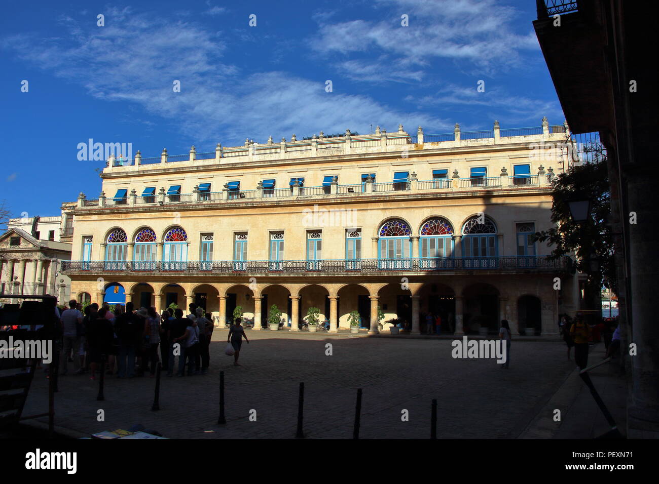 Spanish colonial architecture havana cuba hi-res stock photography and ...