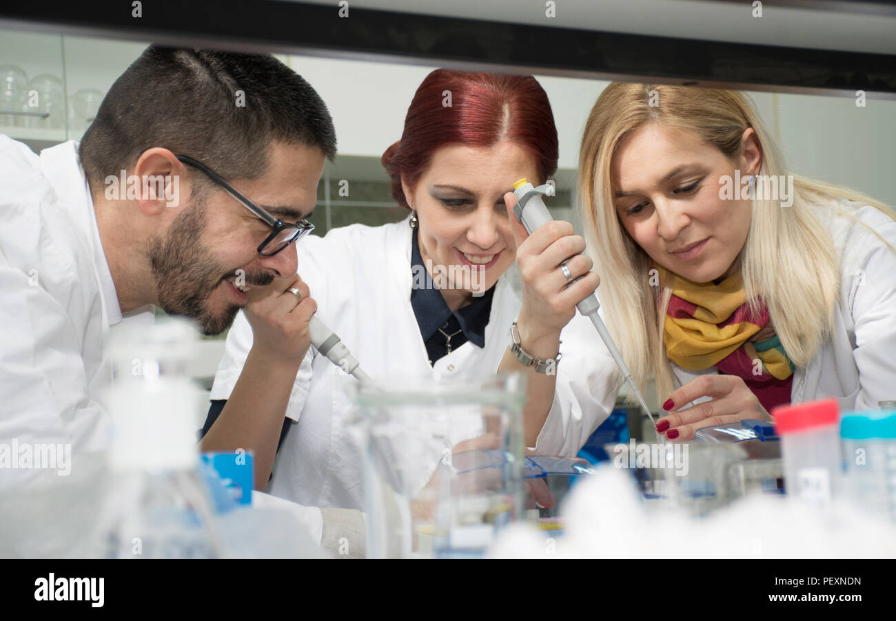 Pharmaceutical lab hi-res stock photography and images - Alamy