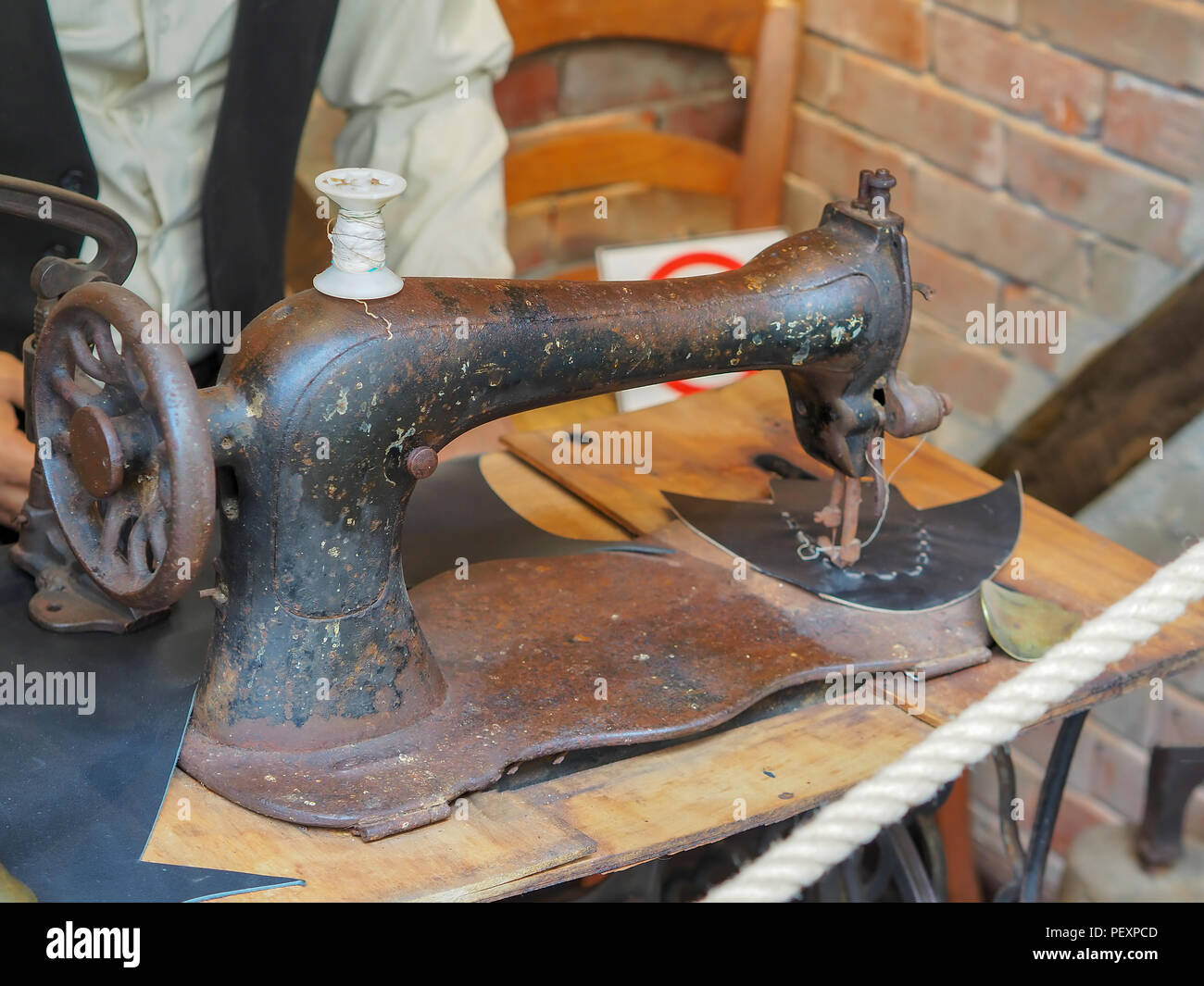 Spool of thread etching hi-res stock photography and images - Alamy