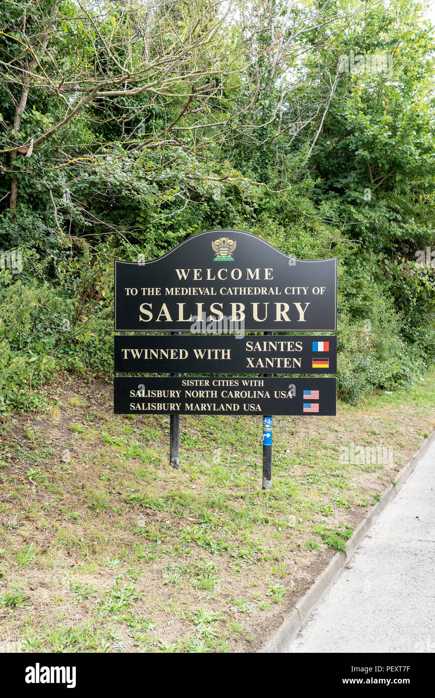 Welcome notice hi-res stock photography and images - Alamy