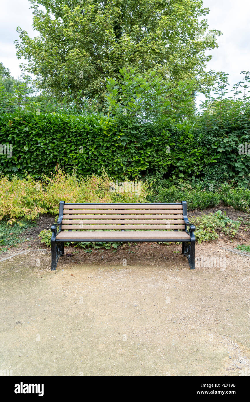 New park bench Stock Photo - Alamy