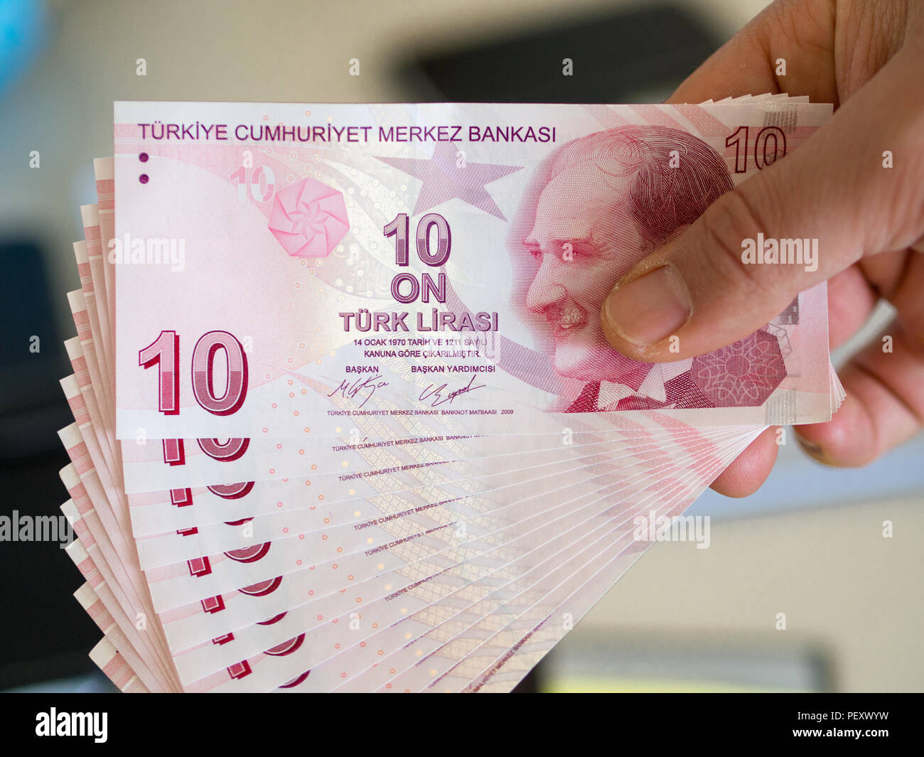 1000 lira currency hi-res stock photography and images - Alamy