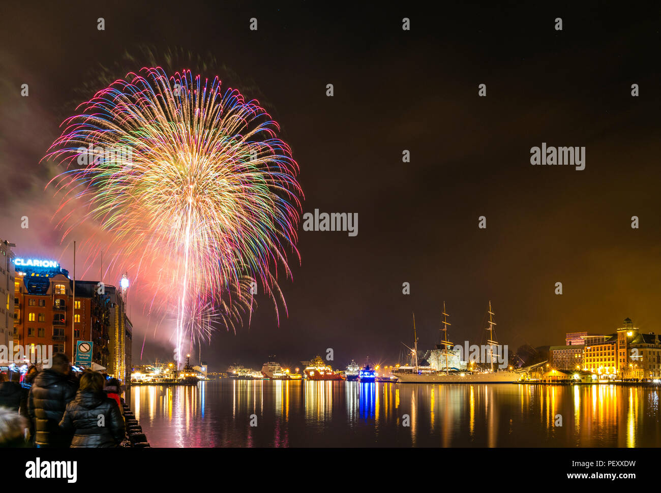 Eve celebration fireworks hi-res stock photography and images - Alamy