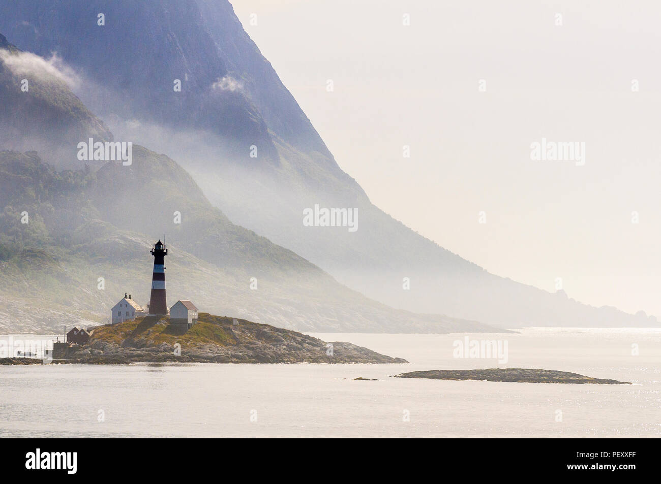 Norway lighthouse hi-res stock photography and images - Alamy