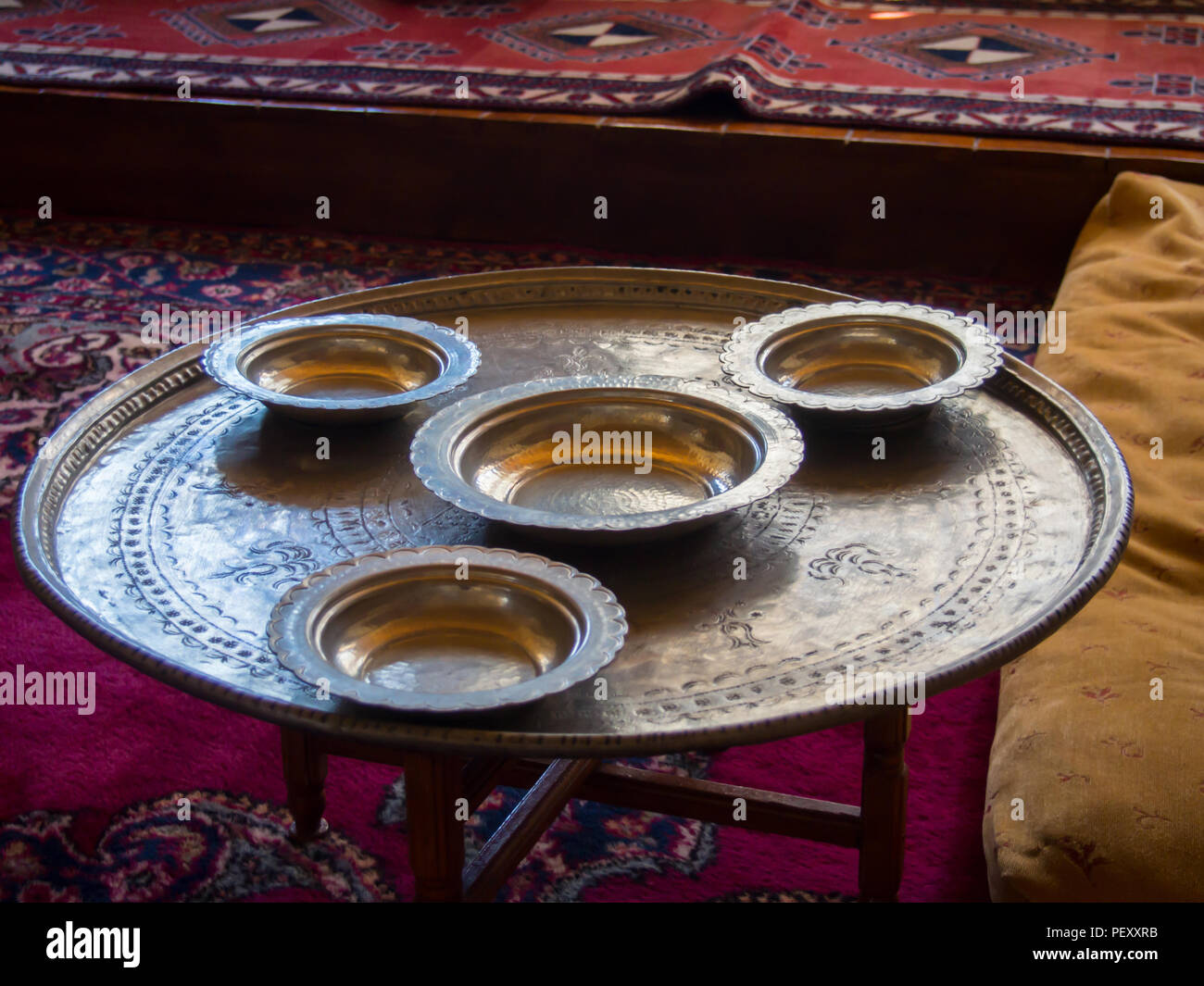 Copper old tray hi-res stock photography and images - Alamy