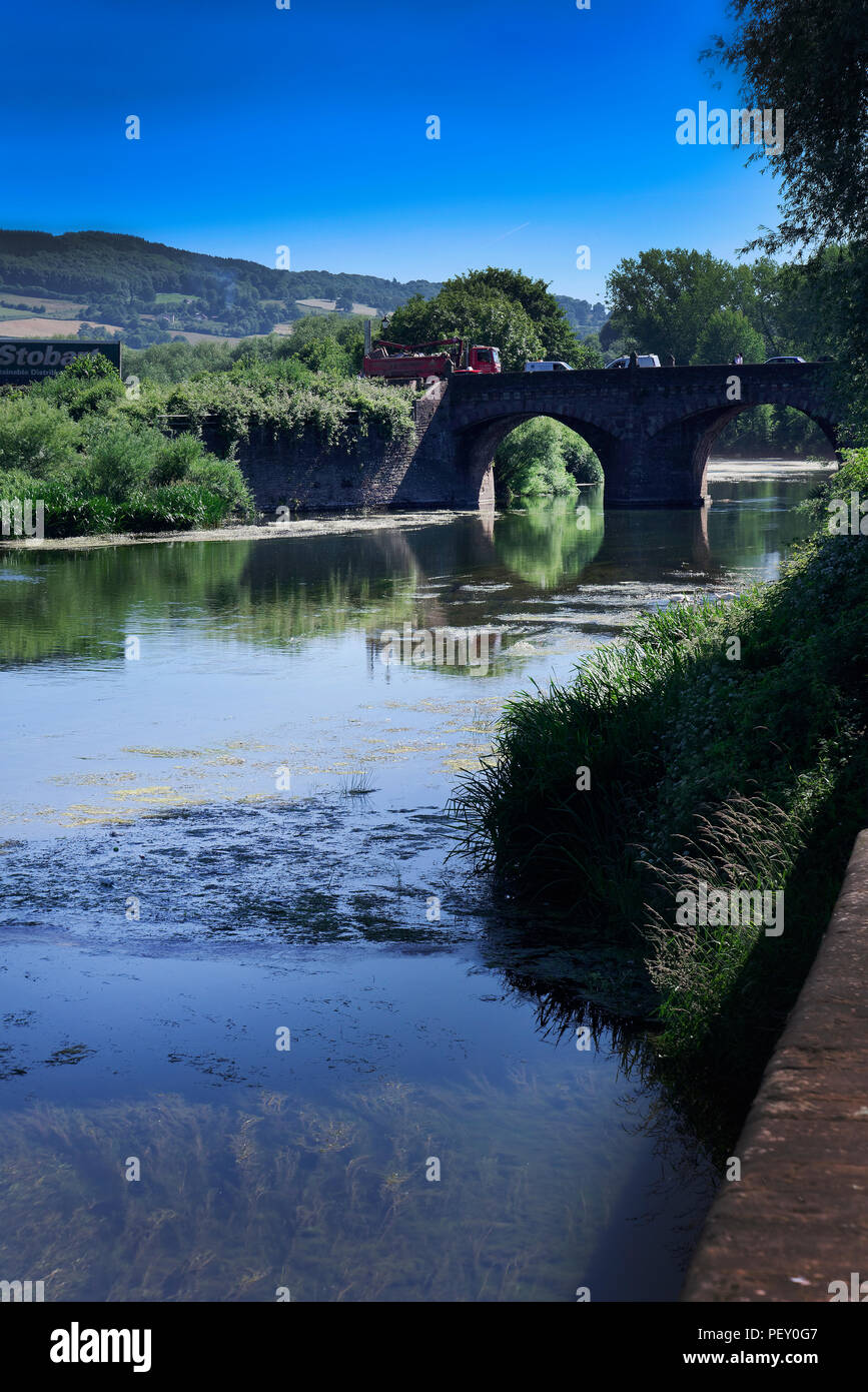 Wales river monnow the river wye hi-res stock photography and images ...