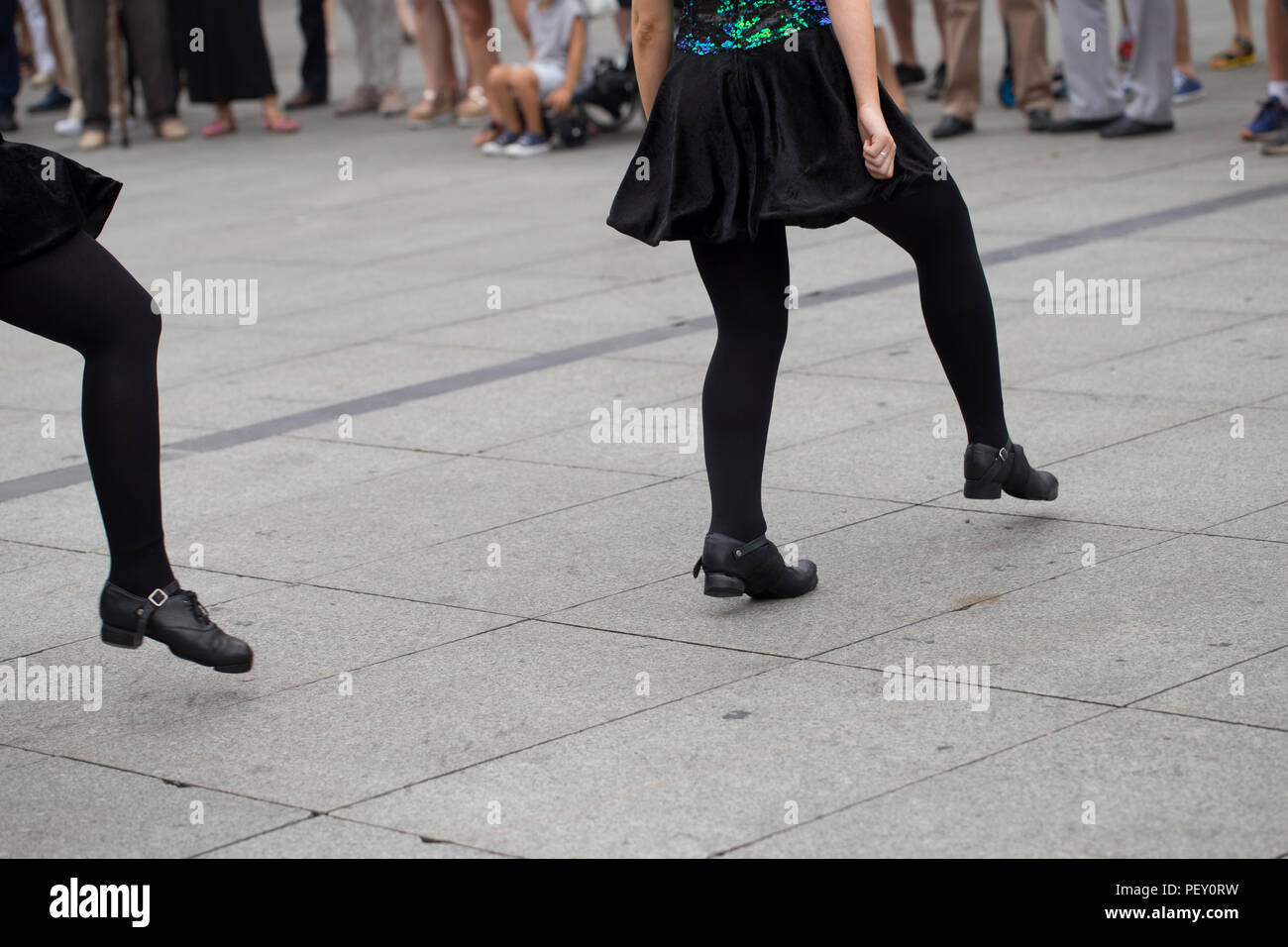 Irish dancers legs hi-res stock photography and images - Alamy