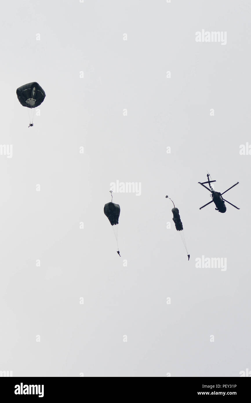 U.S. paratroopers assigned to 4th Battalion, 319th Airborne Field Artillery Regiment, 173rd ...