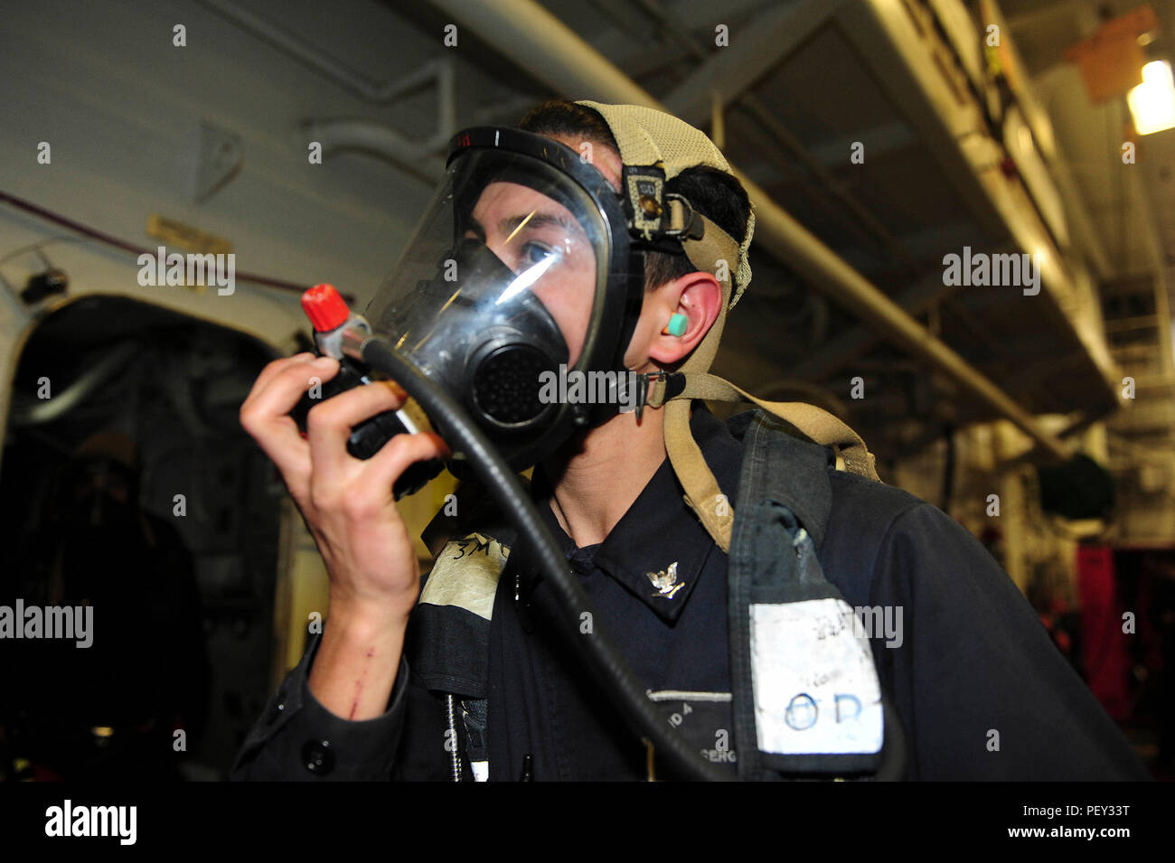 Scba mask hi-res stock photography and images - Alamy