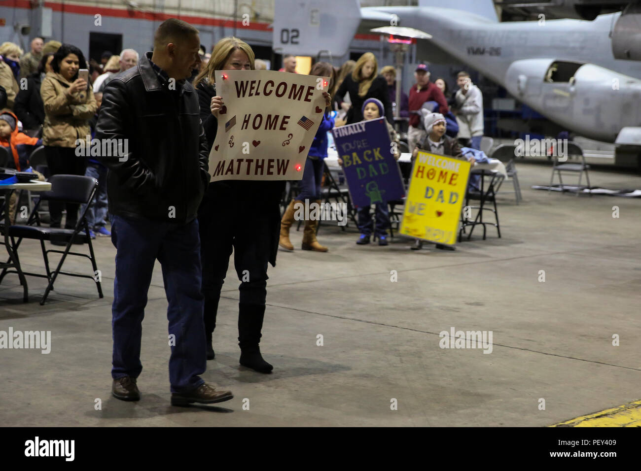 Family standby hi-res stock photography and images - Alamy