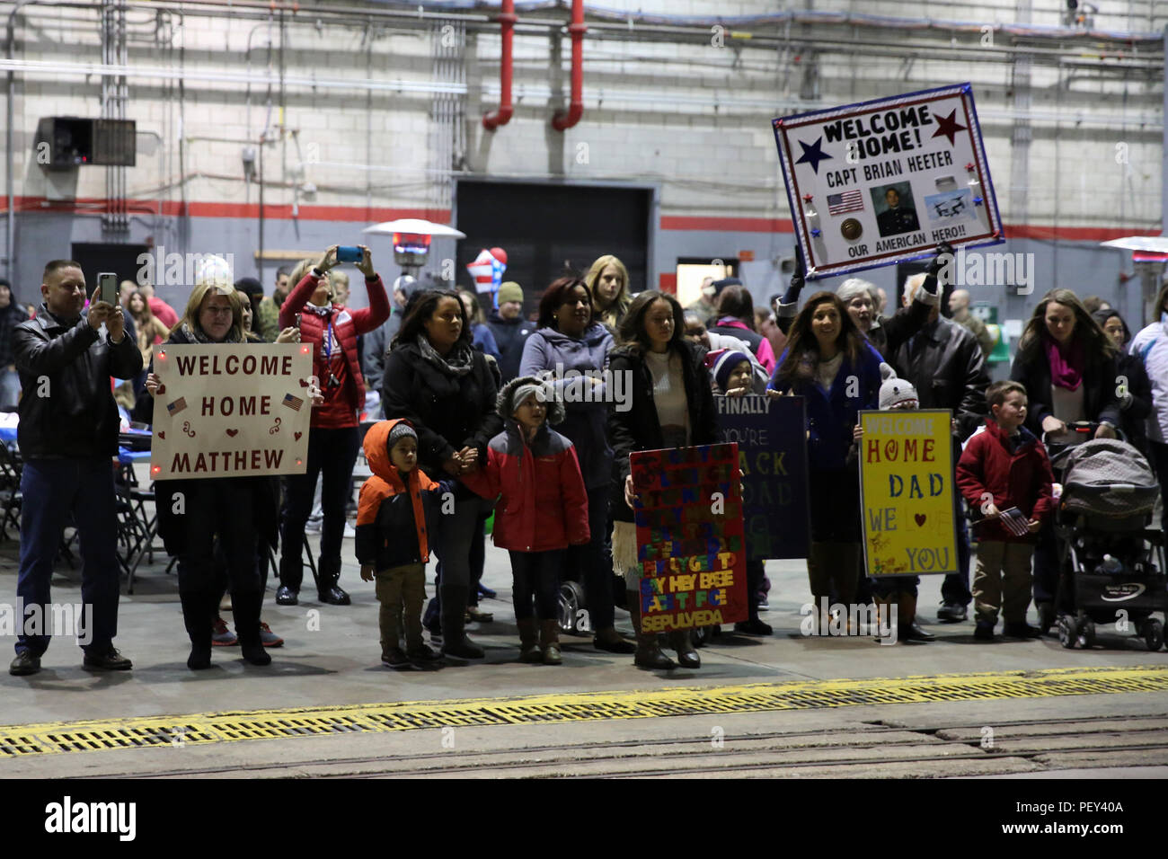 Family standby hi-res stock photography and images - Alamy