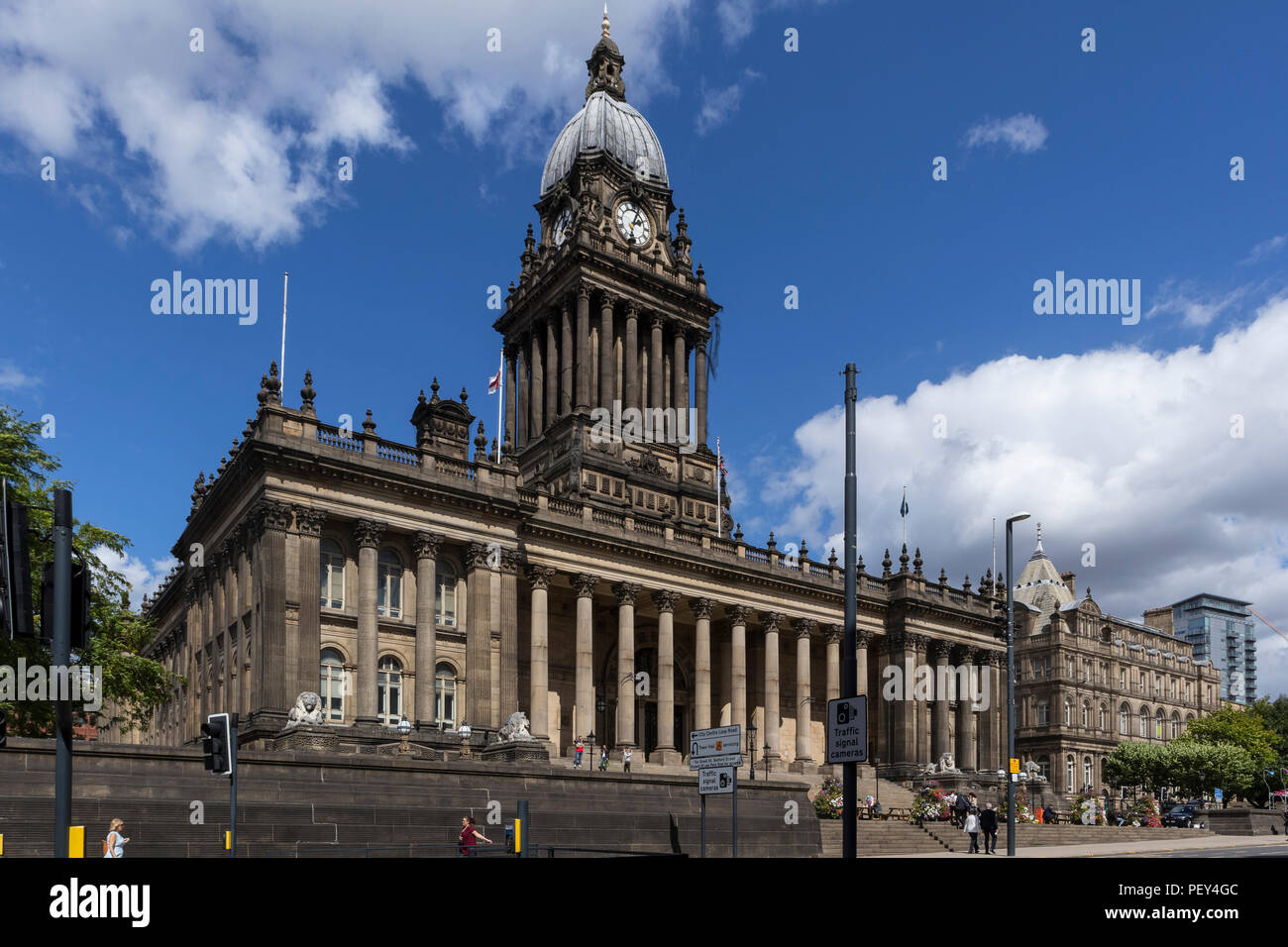 Leeds Town Hall Stock Photo - Alamy