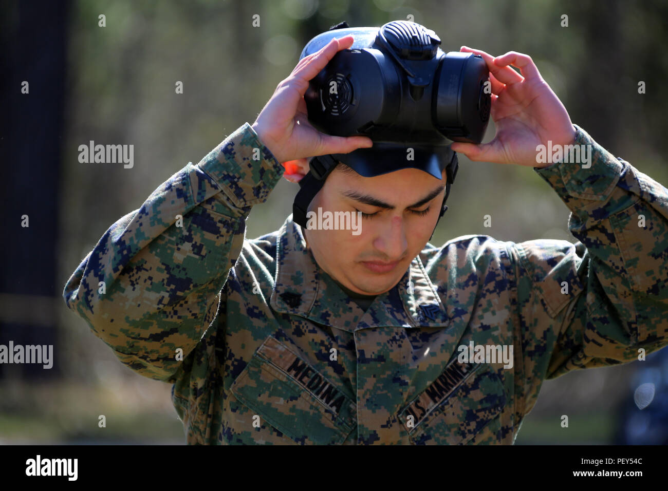 M50 joint service general purpose gas mask hi-res stock photography and ...