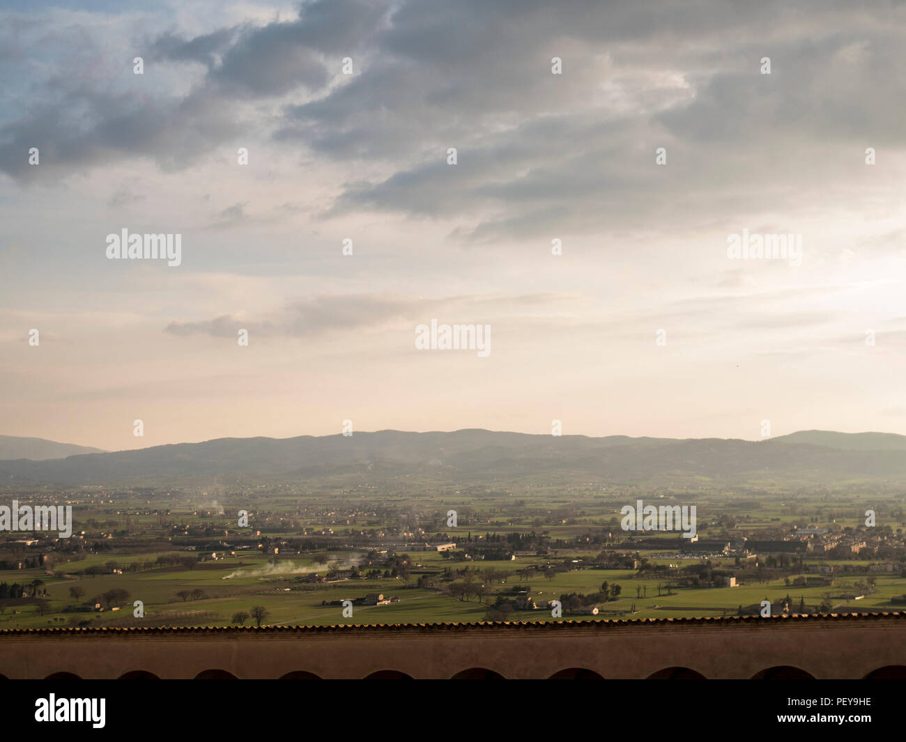 Tuscan countryside sunset hi-res stock photography and images - Alamy