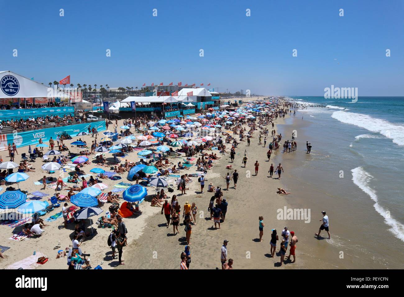 Watching surfers hi-res stock photography and images - Alamy