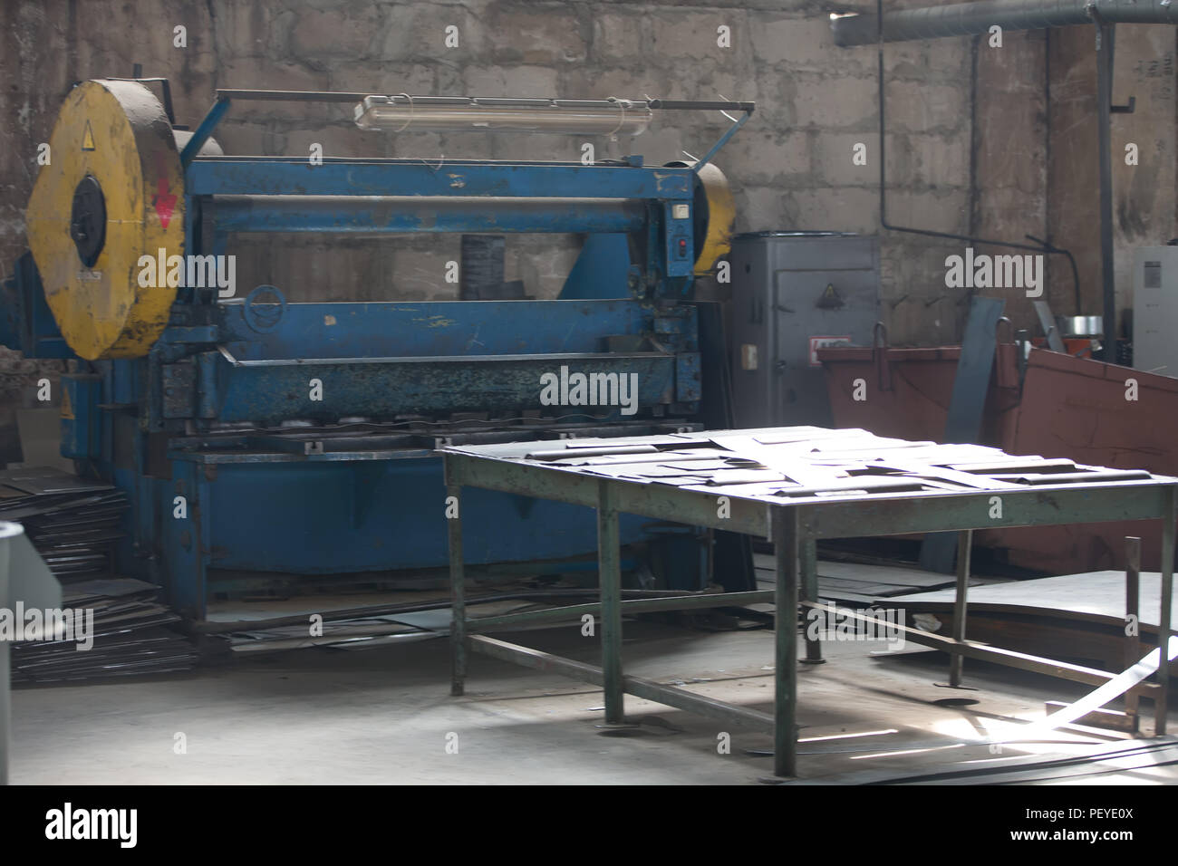 Cutting spirals hi-res stock photography and images - Alamy