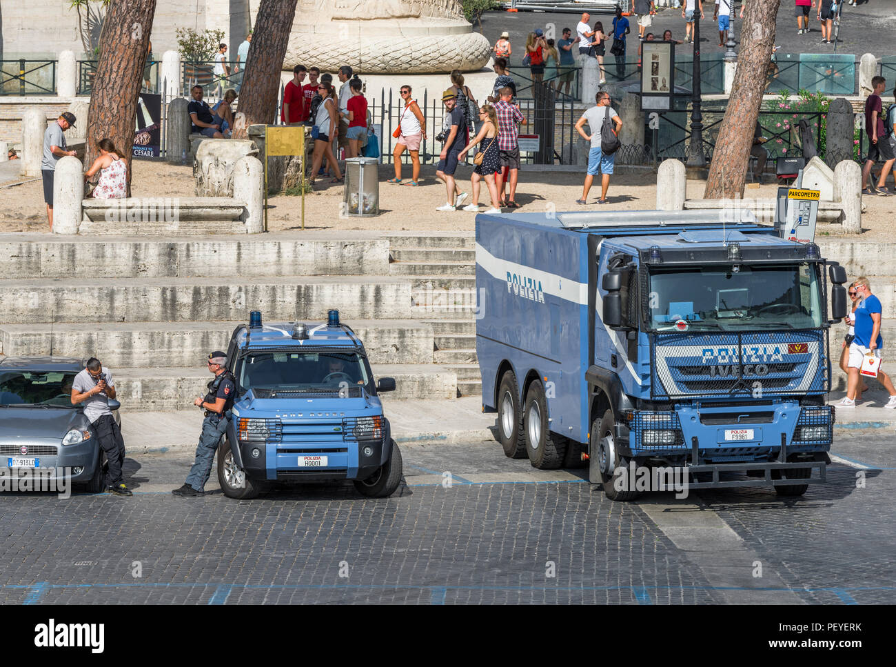 Security city hi-res stock photography and images - Alamy