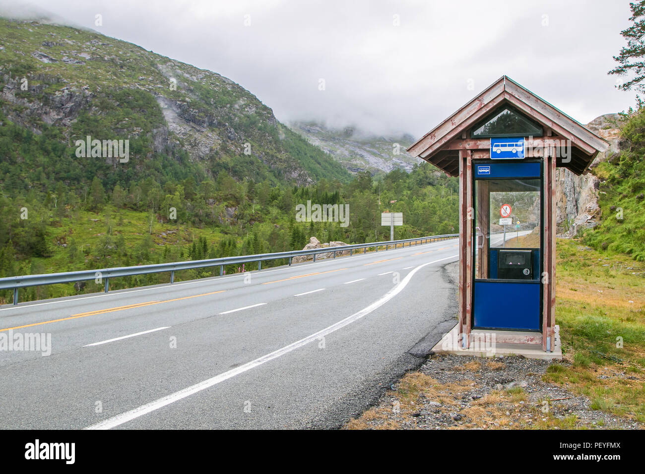 Wooden bus stop hi-res stock photography and images - Alamy