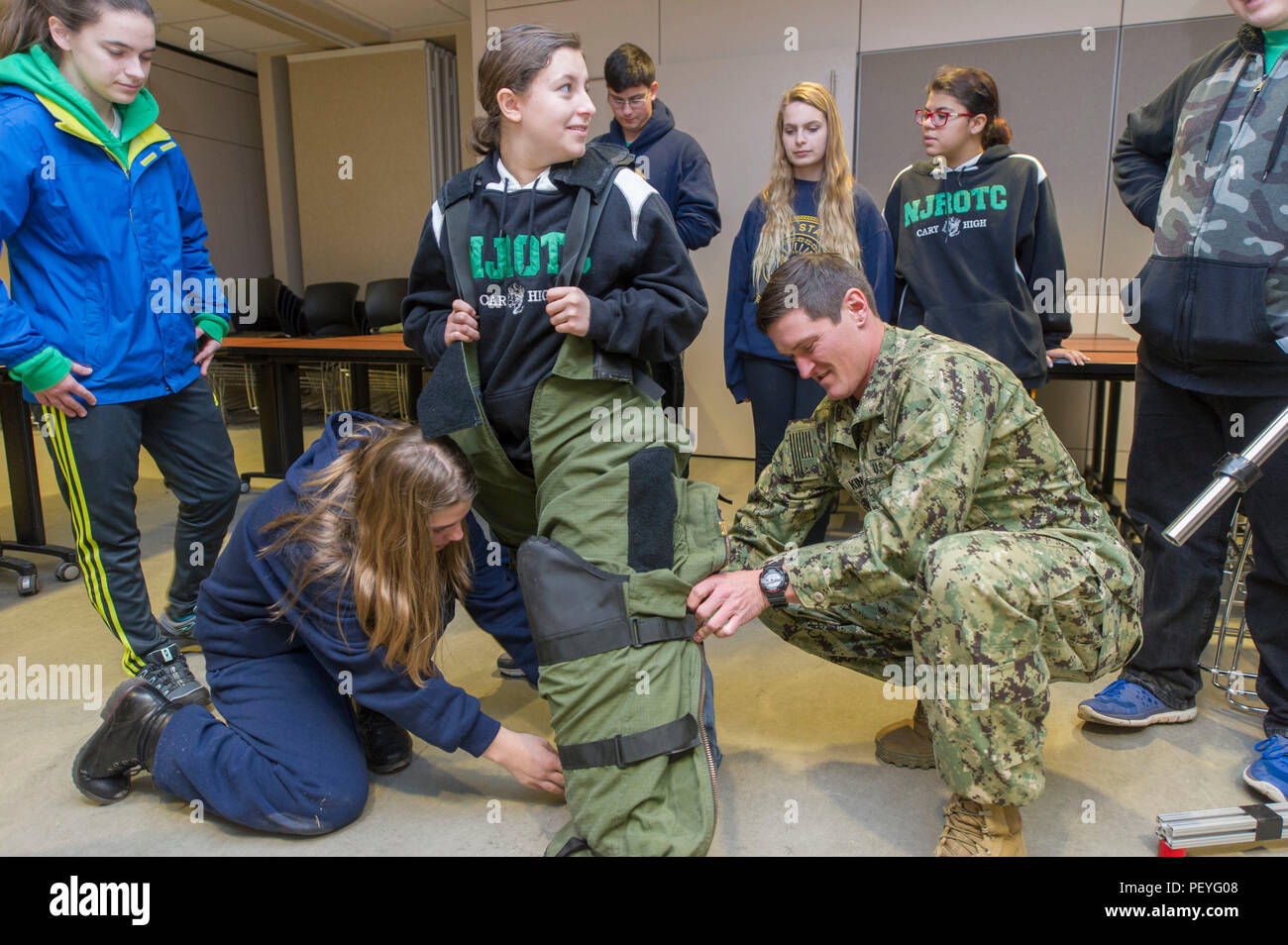 Eod mark 9 bomb suit hi-res stock photography and images - Alamy