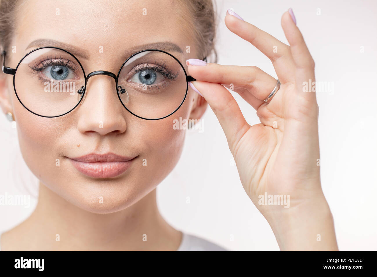 Bad eyesight hi-res stock photography and images - Alamy