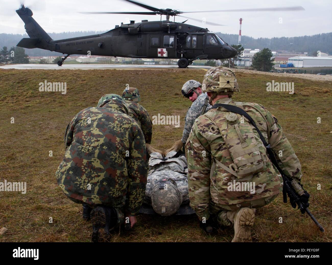 U.S. Army Soldiers from the 1st Battalion, 41st Infantry Regiment, 2nd ...