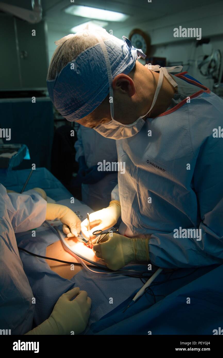 Laparoscopic appendectomy hi-res stock photography and images - Alamy