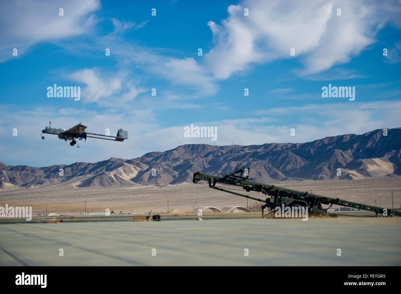 Trailer mounted pneumatic catapult hi-res stock photography and images ...