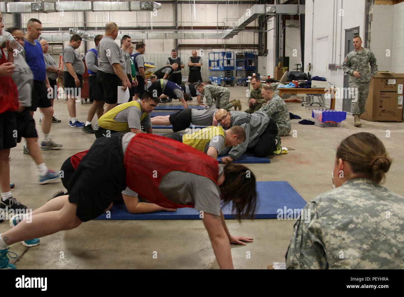 Comprehensive soldier fitness course hi-res stock photography and ...