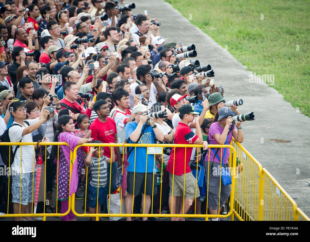 Singapore air show 2016 hi-res stock photography and images - Alamy