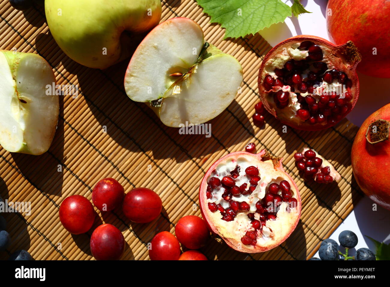 Food: Fresh summer fruits Stock Photo - Alamy