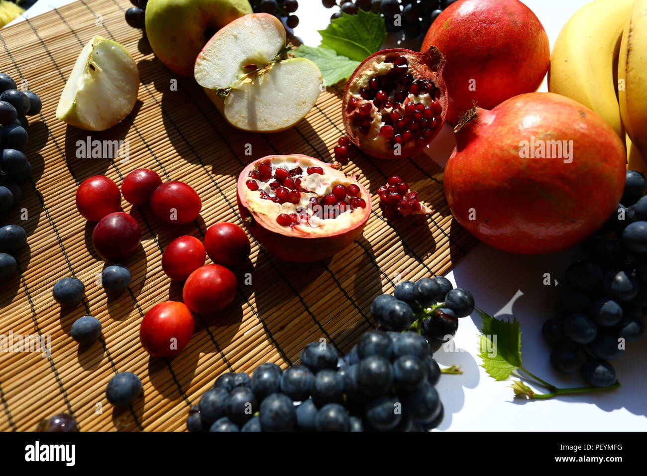 Food: Fresh summer fruits Stock Photo - Alamy